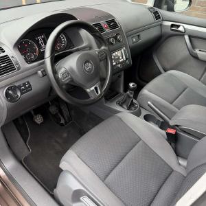 Brūns Volkswagen Touran 2011 Kaišiadorys, ar dzinēja tilpumu 1.60 L un nobraukumu 264 tūkst. km par 5450 €, foto 31 vietnē AUTOMOTO.COM.LV