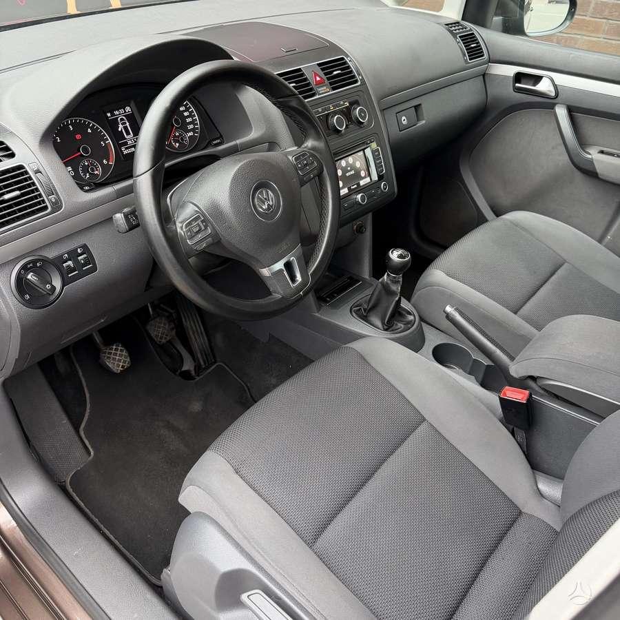Brūns Volkswagen Touran 2011 Kaišiadorys, ar dzinēja tilpumu 1.60 L un nobraukumu 264 tūkst. km par 5450 €, foto 31 vietnē AUTOMOTO.COM.LV