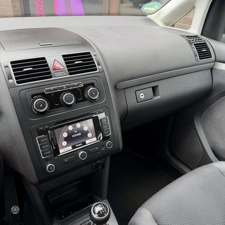 Brūns Volkswagen Touran 2011 Kaišiadorys, ar dzinēja tilpumu 1.60 L un nobraukumu 264 tūkst. km par 5450 €, foto 34 vietnē AUTOMOTO.COM.LV