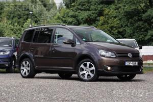 Brown Volkswagen Touran 2011 in Riga, with an engine capacity of 1.60 L and mileage of 272 thousand km for 6990 €, photo 3 on AUTOMOTO.COM.LV