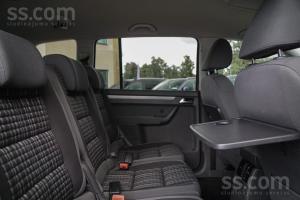 Brown Volkswagen Touran 2011 in Riga, with an engine capacity of 1.60 L and mileage of 272 thousand km for 6990 €, photo 17 on AUTOMOTO.COM.LV