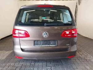 Brown Volkswagen Touran 2011 in Limbazi, with an engine capacity of 1.40 L and mileage of 280 thousand km for 5750 €, photo 6 on AUTOMOTO.COM.LV