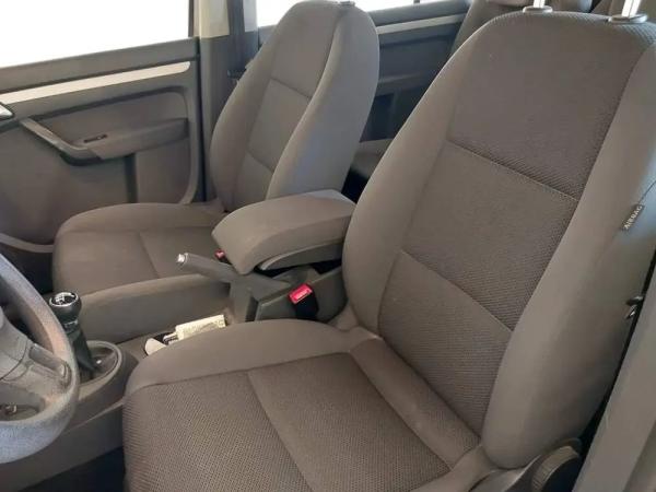 Brown Volkswagen Touran 2011 in Limbazi, with an engine capacity of 1.40 L and mileage of 280 thousand km for 5750 €, photo 9 on AUTOMOTO.COM.LV