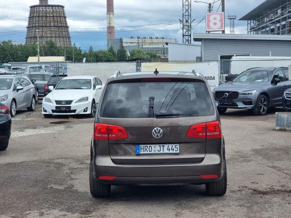 Brown Volkswagen Touran 2011 in Kaunas, with an engine capacity of 1.40 L and mileage of 252 thousand km for 4500 €, photo 9 on AUTOMOTO.COM.LV
