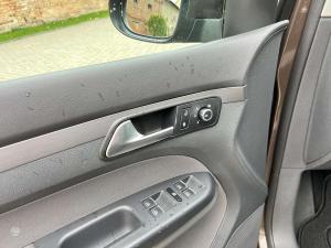 Brūns Volkswagen Touran 2011 Kėdainiai, ar dzinēja tilpumu 1.97 L un nobraukumu 256 tūkst. km par 6850 €, foto 23 vietnē AUTOMOTO.COM.LV