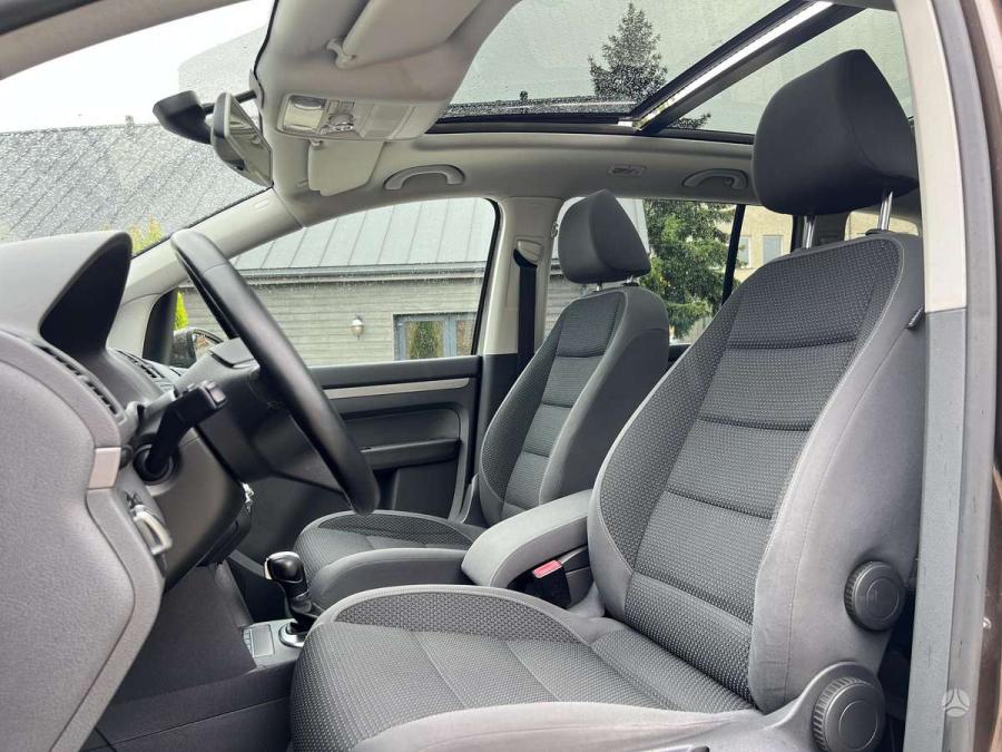 Brūns Volkswagen Touran 2011 Kėdainiai, ar dzinēja tilpumu 1.97 L un nobraukumu 256 tūkst. km par 6850 €, foto 24 vietnē AUTOMOTO.COM.LV