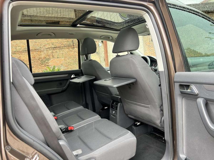 Brūns Volkswagen Touran 2011 Kėdainiai, ar dzinēja tilpumu 1.97 L un nobraukumu 256 tūkst. km par 6850 €, foto 25 vietnē AUTOMOTO.COM.LV