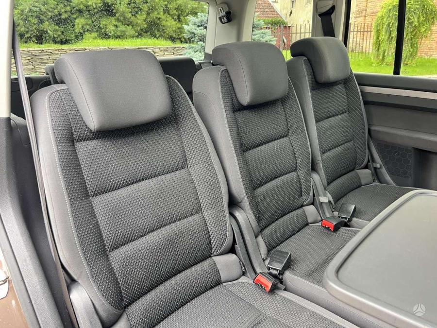 Brūns Volkswagen Touran 2011 Kėdainiai, ar dzinēja tilpumu 1.97 L un nobraukumu 256 tūkst. km par 6850 €, foto 26 vietnē AUTOMOTO.COM.LV