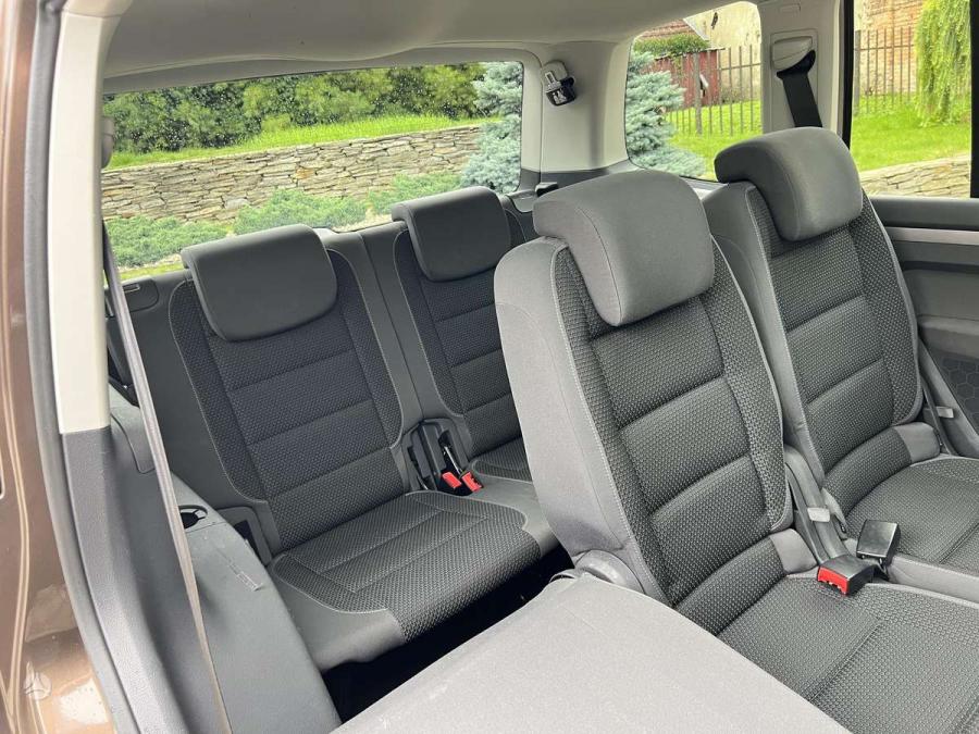 Brūns Volkswagen Touran 2011 Kėdainiai, ar dzinēja tilpumu 1.97 L un nobraukumu 256 tūkst. km par 6850 €, foto 27 vietnē AUTOMOTO.COM.LV