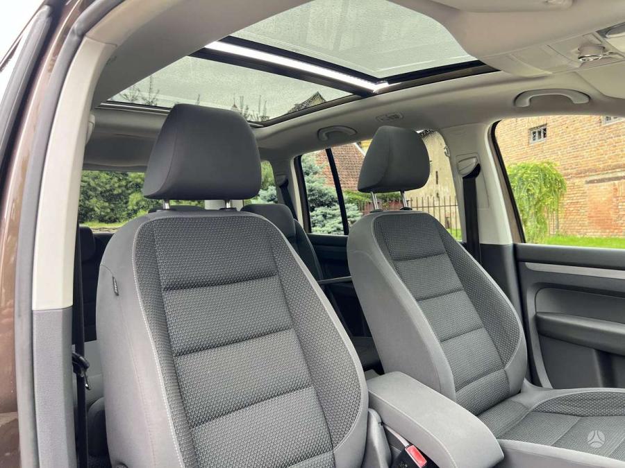 Brūns Volkswagen Touran 2011 Kėdainiai, ar dzinēja tilpumu 1.97 L un nobraukumu 256 tūkst. km par 6850 €, foto 29 vietnē AUTOMOTO.COM.LV