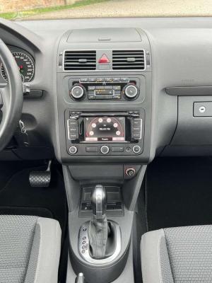 Brūns Volkswagen Touran 2011 Kėdainiai, ar dzinēja tilpumu 1.97 L un nobraukumu 256 tūkst. km par 6850 €, foto 32 vietnē AUTOMOTO.COM.LV