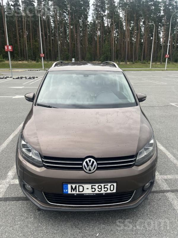 Brūns Volkswagen Touran 2011 Rīga, ar dzinēja tilpumu 2.00 L un nobraukumu 409 tūkst. km par 6000 €, foto 4 vietnē AUTOMOTO.COM.LV