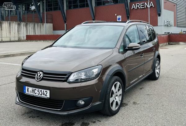 Volkswagen Touran 2011 in Telschi on AUTOMOTO.COM.LV Brown Volkswagen Touran 2011 in Telschi, with an engine capacity of 2.00 L and mileage of 296 thousand km for 6900 €, photo 1 on AUTOMOTO.COM.LV
