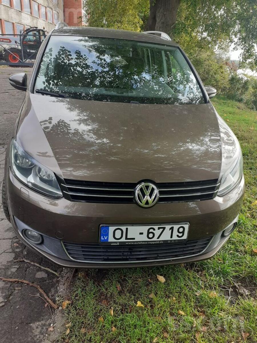 Brūns Volkswagen Touran 2011 Jūrmala, ar dzinēja tilpumu 1.60 L un nobraukumu 145 tūkst. km par 6150 €, foto 1 vietnē AUTOMOTO.COM.LV