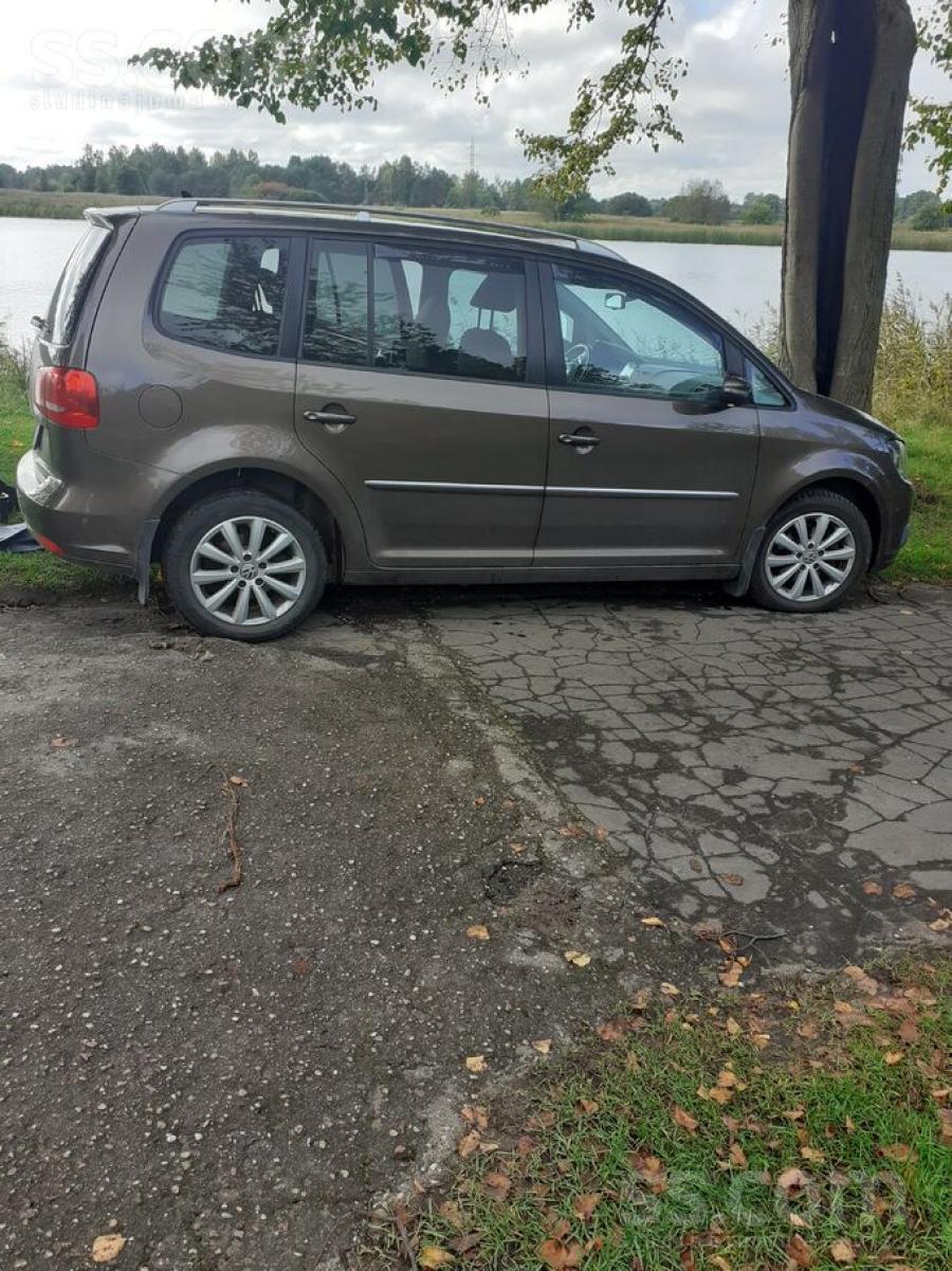 Brūns Volkswagen Touran 2011 Jūrmala, ar dzinēja tilpumu 1.60 L un nobraukumu 145 tūkst. km par 6150 €, foto 3 vietnē AUTOMOTO.COM.LV