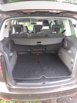 Brūns Volkswagen Touran 2011 Jūrmala, ar dzinēja tilpumu 1.60 L un nobraukumu 145 tūkst. km par 6150 €, foto 8 vietnē AUTOMOTO.COM.LV