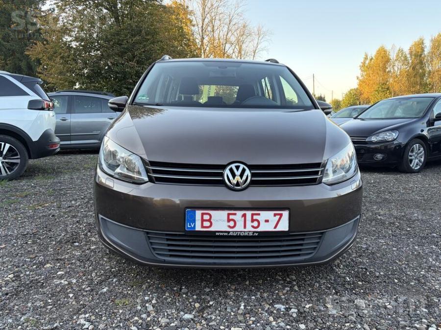 Brown Volkswagen Touran 2011 in Limbazi, with an engine capacity of 1.40 L and mileage of 280 thousand km for 5750 €, photo 3 on AUTOMOTO.COM.LV