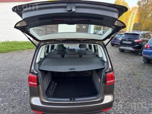 Brown Volkswagen Touran 2011 in Limbazi, with an engine capacity of 1.40 L and mileage of 280 thousand km for 5750 €, photo 10 on AUTOMOTO.COM.LV