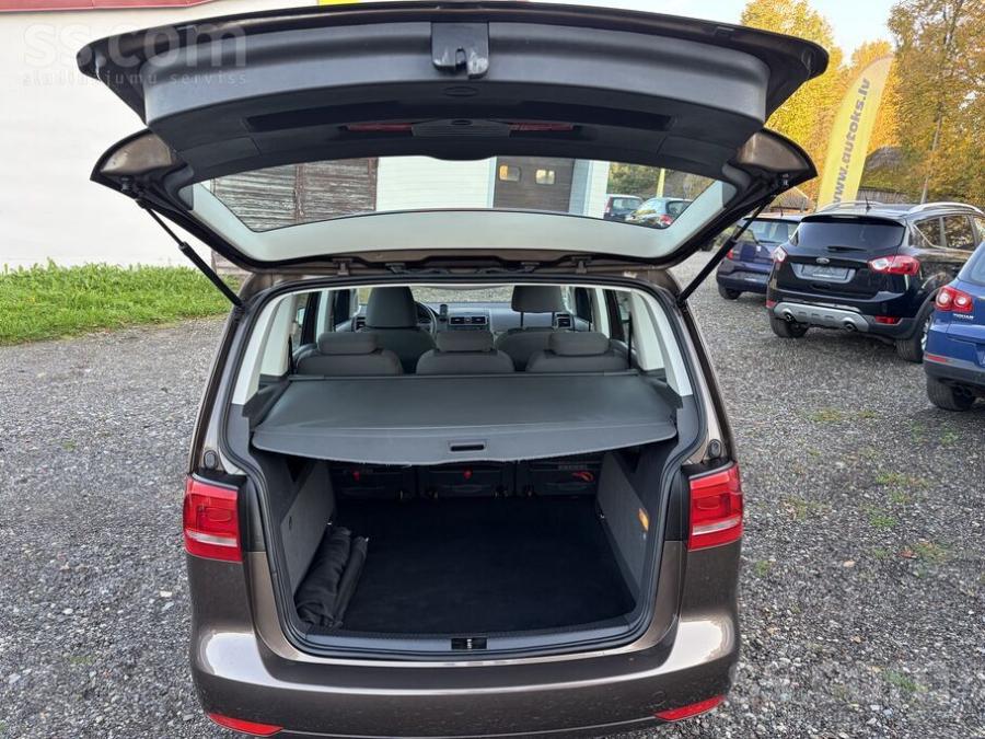 Brown Volkswagen Touran 2011 in Limbazi, with an engine capacity of 1.40 L and mileage of 280 thousand km for 5750 €, photo 10 on AUTOMOTO.COM.LV