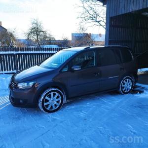 Brown Volkswagen Touran 2012 in Bauska, with an engine capacity of 2.00 L and mileage of 145 thousand km for 8000 €, photo  on AUTOMOTO.COM.LV