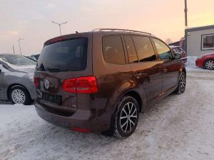 Brown Volkswagen Touran 2012 in Kretinga, with an engine capacity of 1.39 L and mileage of 183 thousand km for 6650 €, photo 5 on AUTOMOTO.COM.LV