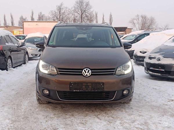Brown Volkswagen Touran 2012 in Kretinga, with an engine capacity of 1.39 L and mileage of 183 thousand km for 6650 €, photo 9 on AUTOMOTO.COM.LV