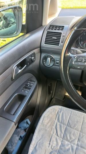 Brūns Volkswagen Touran 2012 Ventspils, ar dzinēja tilpumu 1.60 L un nobraukumu 238 tūkst. km par 5850 €, foto 10 vietnē AUTOMOTO.COM.LV