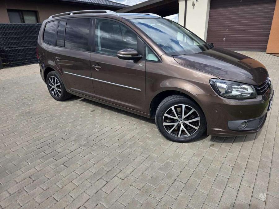 Brūns Volkswagen Touran 2012 Kaišiadorys, ar dzinēja tilpumu 1.97 L un nobraukumu 241 tūkst. km par 5650 €, foto 8 vietnē AUTOMOTO.COM.LV