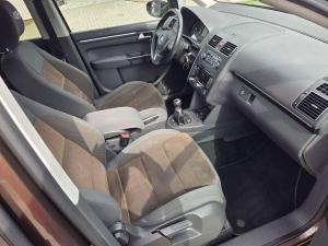 Brūns Volkswagen Touran 2012 Kaišiadorys, ar dzinēja tilpumu 1.97 L un nobraukumu 241 tūkst. km par 5650 €, foto 10 vietnē AUTOMOTO.COM.LV