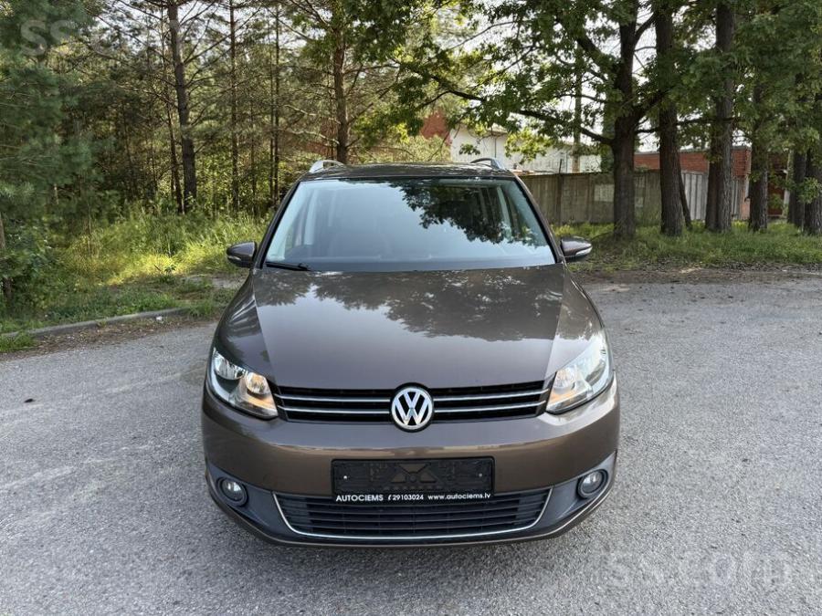 Brūns Volkswagen Touran 2012 Ogre, ar dzinēja tilpumu 2.00 L un nobraukumu 239 tūkst. km par 7999 €, foto 3 vietnē AUTOMOTO.COM.LV