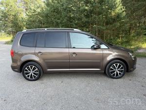 Brūns Volkswagen Touran 2012 Ogre, ar dzinēja tilpumu 2.00 L un nobraukumu 239 tūkst. km par 7999 €, foto 7 vietnē AUTOMOTO.COM.LV