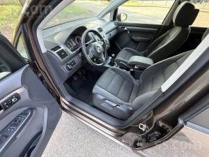 Brūns Volkswagen Touran 2012 Ogre, ar dzinēja tilpumu 2.00 L un nobraukumu 239 tūkst. km par 7999 €, foto 10 vietnē AUTOMOTO.COM.LV