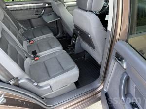 Brūns Volkswagen Touran 2012 Ogre, ar dzinēja tilpumu 2.00 L un nobraukumu 239 tūkst. km par 7999 €, foto 13 vietnē AUTOMOTO.COM.LV