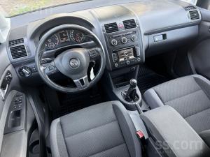 Brūns Volkswagen Touran 2012 Ogre, ar dzinēja tilpumu 2.00 L un nobraukumu 239 tūkst. km par 7999 €, foto 19 vietnē AUTOMOTO.COM.LV