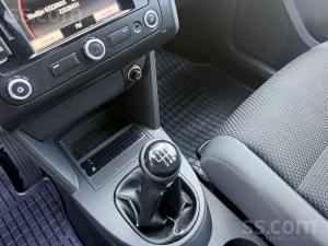 Brūns Volkswagen Touran 2012 Ogre, ar dzinēja tilpumu 2.00 L un nobraukumu 239 tūkst. km par 7999 €, foto 22 vietnē AUTOMOTO.COM.LV