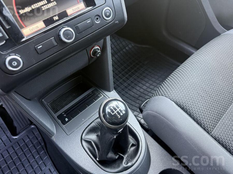 Brūns Volkswagen Touran 2012 Ogre, ar dzinēja tilpumu 2.00 L un nobraukumu 239 tūkst. km par 7999 €, foto 22 vietnē AUTOMOTO.COM.LV