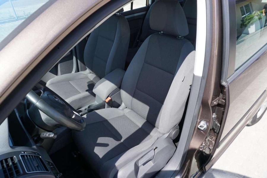 Коричневый Фольксваген Туран 2012 в Клайпеда, объемом двигателя 1.60 л и пробегом 212 тыс. км за 4900 €, фото 7 на AUTOMOTO.COM.LV