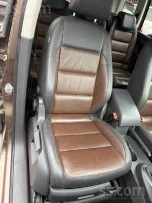 Brown Volkswagen Touran 2012 in Riga, with an engine capacity of 2.00 L and mileage of 280 thousand km for 7180 €, photo 13 on AUTOMOTO.COM.LV