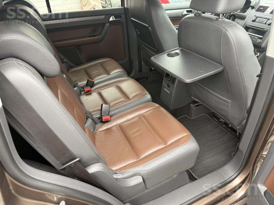 Brown Volkswagen Touran 2012 in Riga, with an engine capacity of 2.00 L and mileage of 280 thousand km for 7180 €, photo 15 on AUTOMOTO.COM.LV