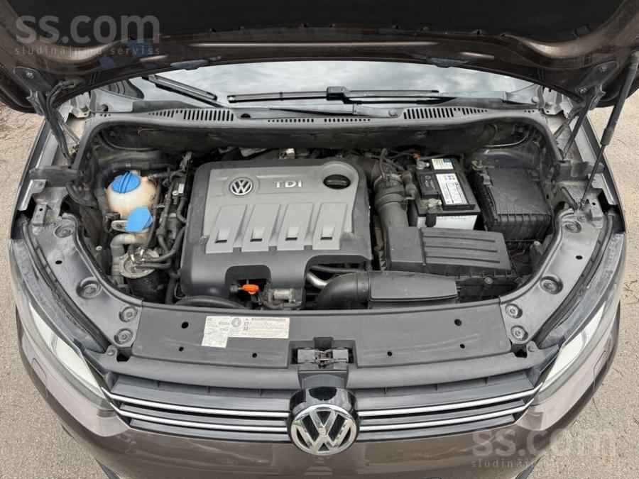 Brown Volkswagen Touran 2012 in Riga, with an engine capacity of 2.00 L and mileage of 280 thousand km for 7180 €, photo 17 on AUTOMOTO.COM.LV