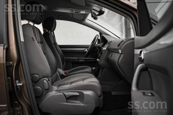 Brūns Volkswagen Touran 2012 Rīga, ar dzinēja tilpumu 1.60 L un nobraukumu 283 tūkst. km par 5850 €, foto 9 vietnē AUTOMOTO.COM.LV