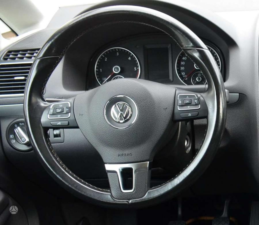 Brūns Volkswagen Touran 2012 Kauņa, ar dzinēja tilpumu 2.00 L un nobraukumu 185 tūkst. km par 6950 €, foto 3 vietnē AUTOMOTO.COM.LV