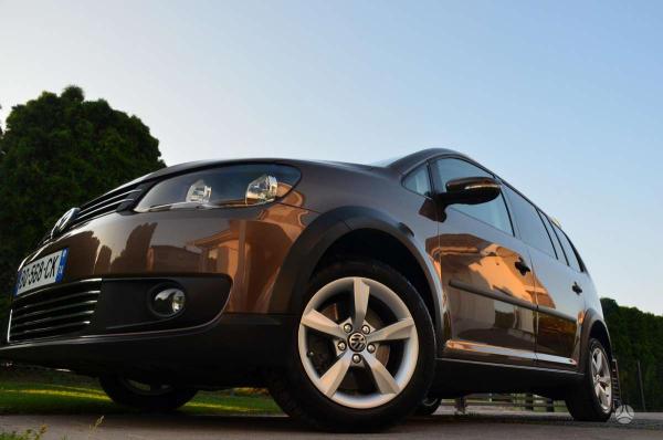 Volkswagen Touran 2012 Kauņa vietnē Brūns Volkswagen Touran 2012 Kauņa, ar dzinēja tilpumu 2.00 L un nobraukumu 185 tūkst. km par 6950 €, foto 5 vietnē AUTOMOTO.COM.LV