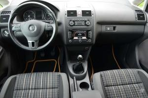 Brūns Volkswagen Touran 2012 Kauņa, ar dzinēja tilpumu 2.00 L un nobraukumu 185 tūkst. km par 6950 €, foto 18 vietnē AUTOMOTO.COM.LV