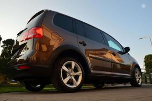 Brūns Volkswagen Touran 2012 Kauņa, ar dzinēja tilpumu 2.00 L un nobraukumu 185 tūkst. km par 6950 €, foto 21 vietnē AUTOMOTO.COM.LV