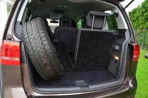 Brūns Volkswagen Touran 2012 Kauņa, ar dzinēja tilpumu 2.00 L un nobraukumu 185 tūkst. km par 6950 €, foto 25 vietnē AUTOMOTO.COM.LV