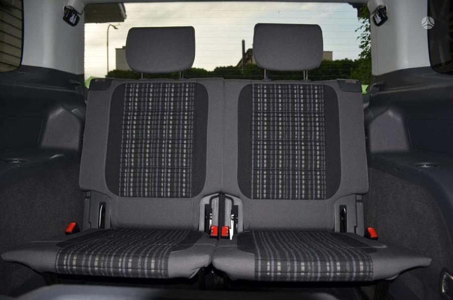 Brūns Volkswagen Touran 2012 Kauņa, ar dzinēja tilpumu 2.00 L un nobraukumu 185 tūkst. km par 6950 €, foto 30 vietnē AUTOMOTO.COM.LV