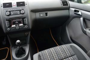 Brūns Volkswagen Touran 2012 Kauņa, ar dzinēja tilpumu 2.00 L un nobraukumu 185 tūkst. km par 6950 €, foto 42 vietnē AUTOMOTO.COM.LV