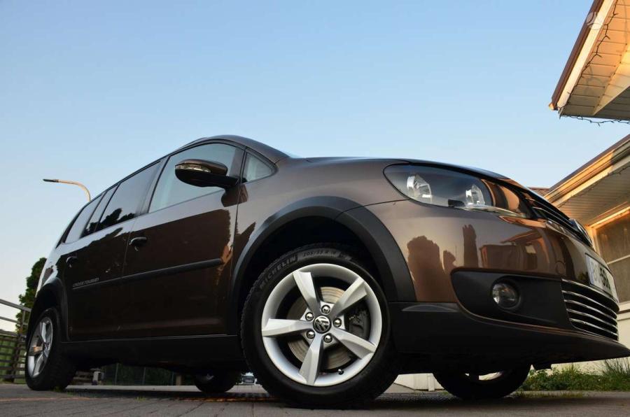 Brūns Volkswagen Touran 2012 Kauņa, ar dzinēja tilpumu 2.00 L un nobraukumu 185 tūkst. km par 6950 €, foto 43 vietnē AUTOMOTO.COM.LV