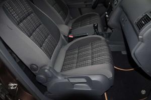 Brūns Volkswagen Touran 2012 Kauņa, ar dzinēja tilpumu 2.00 L un nobraukumu 185 tūkst. km par 6950 €, foto 44 vietnē AUTOMOTO.COM.LV